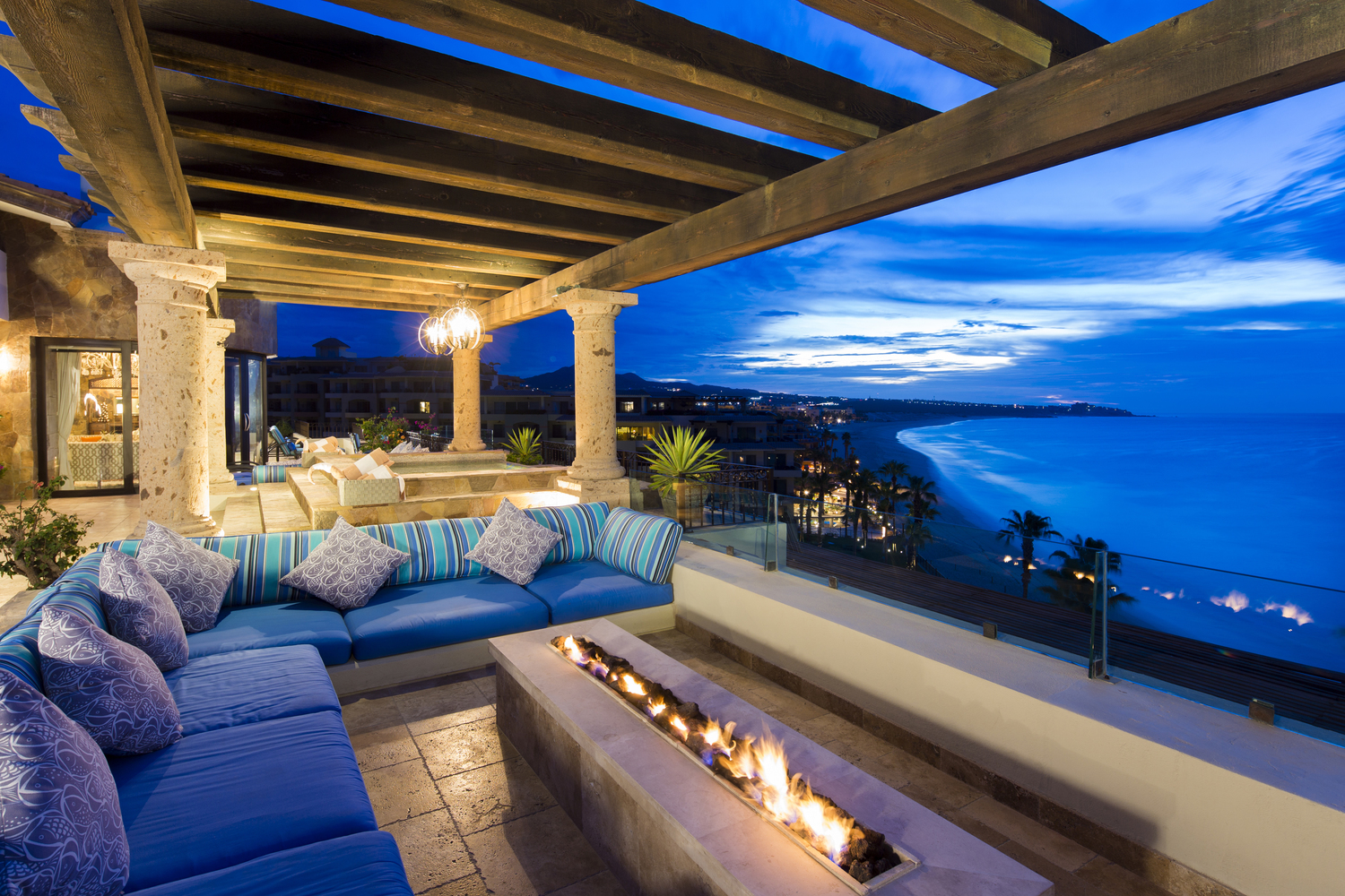 VLE 3603: Top Floor Penthouse, 4 Bdrm, Sleeps 10