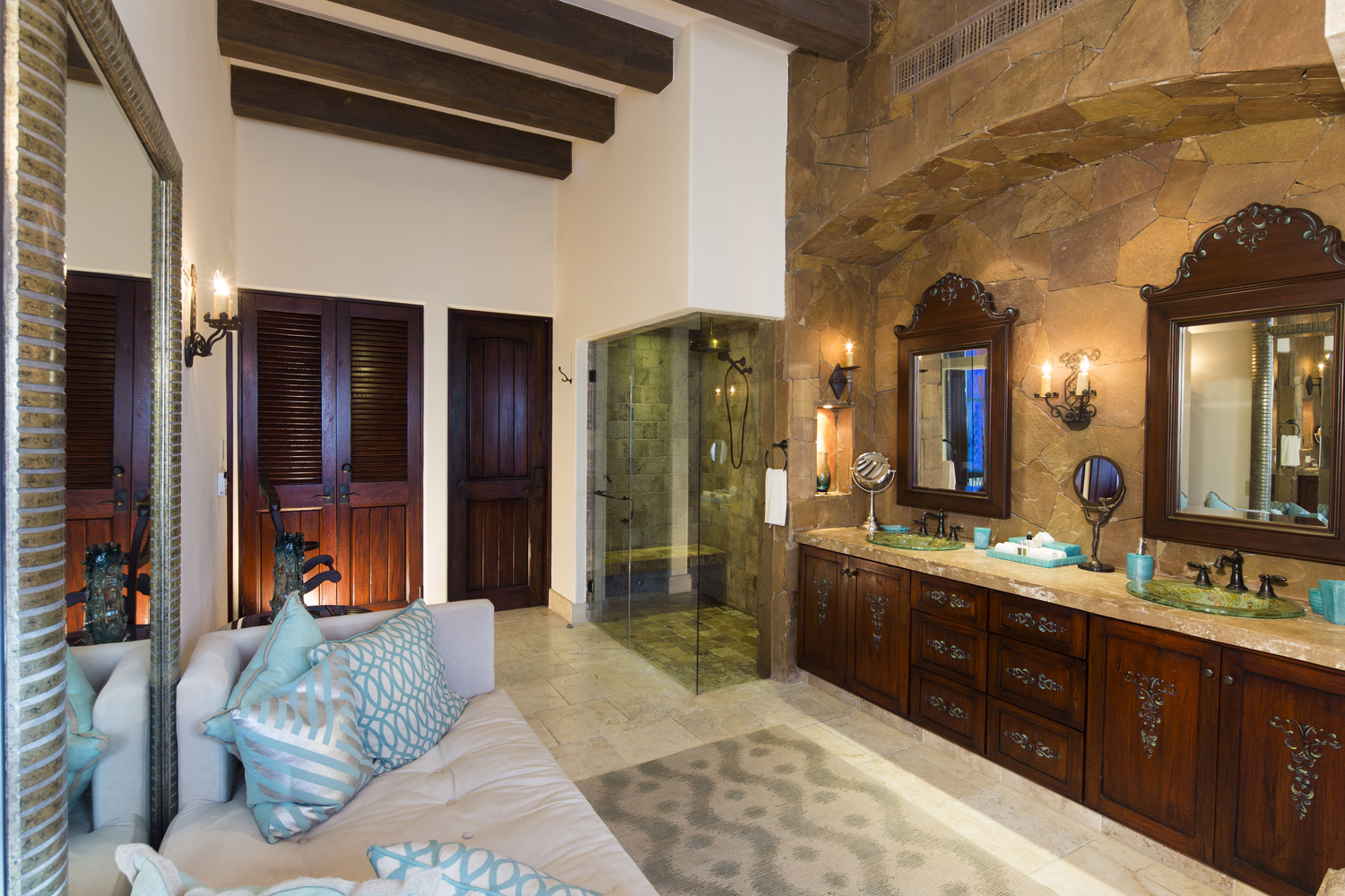 VLE 3603: Top Floor Penthouse, 4 Bdrm, Sleeps 10